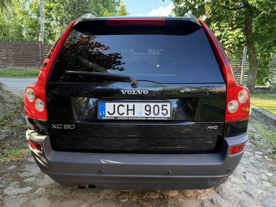 Melns Volvo XC90 2005 Viļņa, ar dzinēja tilpumu 2.40 L un nobraukumu 392 tūkst. km par 2950 €, foto 6 vietnē AUTOMOTO.COM.LV