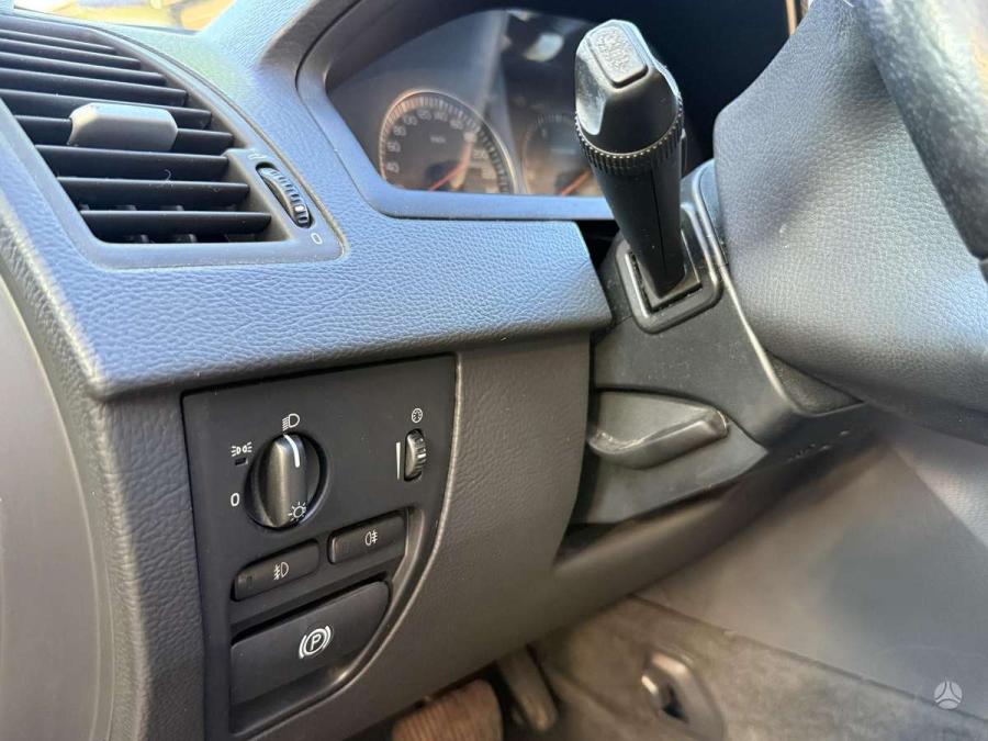 Melns Volvo XC90 2005 Viļņa, ar dzinēja tilpumu 2.40 L un nobraukumu 392 tūkst. km par 2950 €, foto 11 vietnē AUTOMOTO.COM.LV