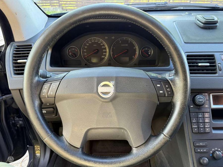 Melns Volvo XC90 2005 Viļņa, ar dzinēja tilpumu 2.40 L un nobraukumu 392 tūkst. km par 2950 €, foto 12 vietnē AUTOMOTO.COM.LV