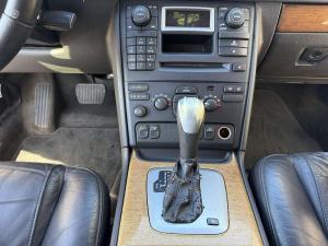 Melns Volvo XC90 2005 Viļņa, ar dzinēja tilpumu 2.40 L un nobraukumu 392 tūkst. km par 2950 €, foto 14 vietnē AUTOMOTO.COM.LV