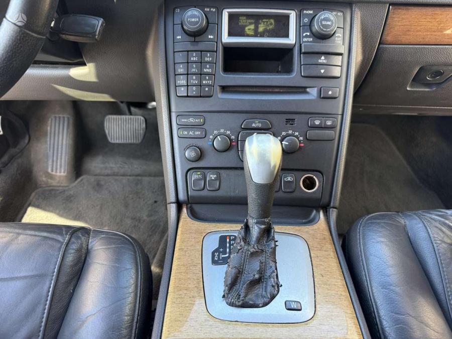 Melns Volvo XC90 2005 Viļņa, ar dzinēja tilpumu 2.40 L un nobraukumu 392 tūkst. km par 2950 €, foto 14 vietnē AUTOMOTO.COM.LV