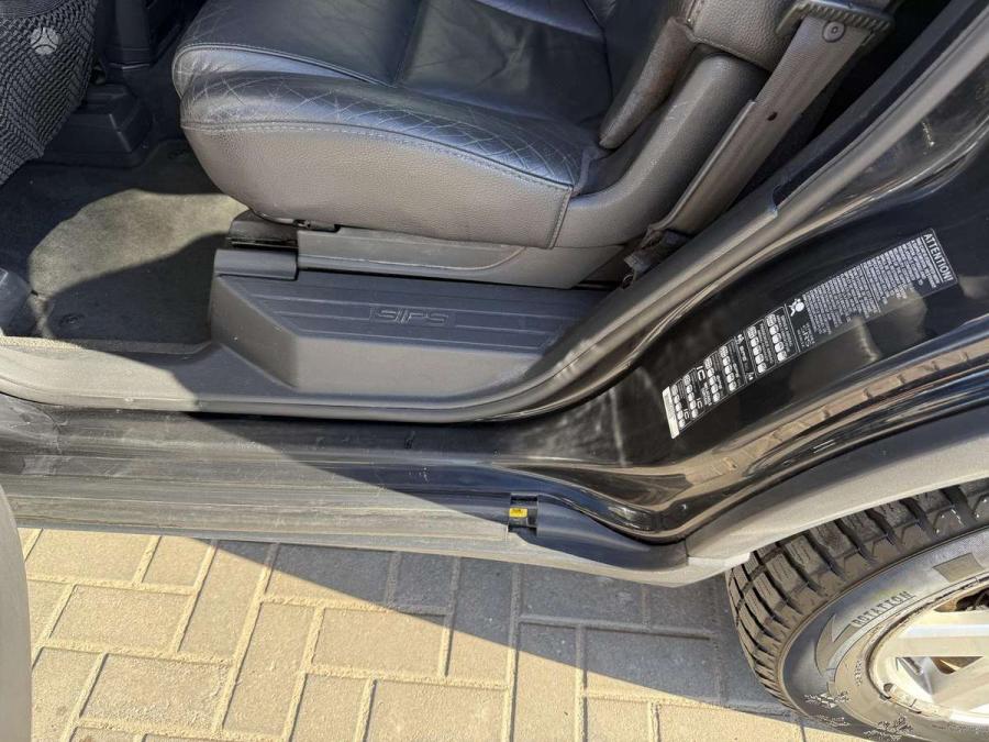 Melns Volvo XC90 2005 Viļņa, ar dzinēja tilpumu 2.40 L un nobraukumu 392 tūkst. km par 2950 €, foto 15 vietnē AUTOMOTO.COM.LV