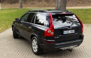 Melns Volvo XC90 2005 Viļņa, ar dzinēja tilpumu 2.40 L un nobraukumu 314 tūkst. km par 1900 €, foto 4 vietnē AUTOMOTO.COM.LV
