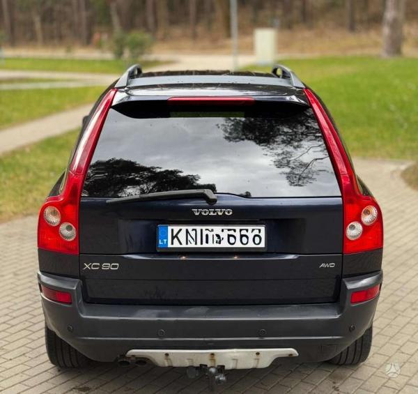 Black Volvo XC90 2005 in Vilnius, with an engine capacity of 2.40 L and mileage of 314 thousand km for 1900 €, photo 4 on AUTOMOTO.COM.LV