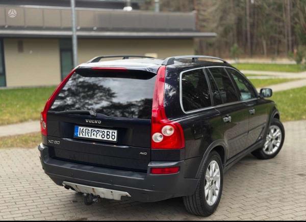 Black Volvo XC90 2005 in Vilnius, with an engine capacity of 2.40 L and mileage of 314 thousand km for 1900 €, photo 6 on AUTOMOTO.COM.LV