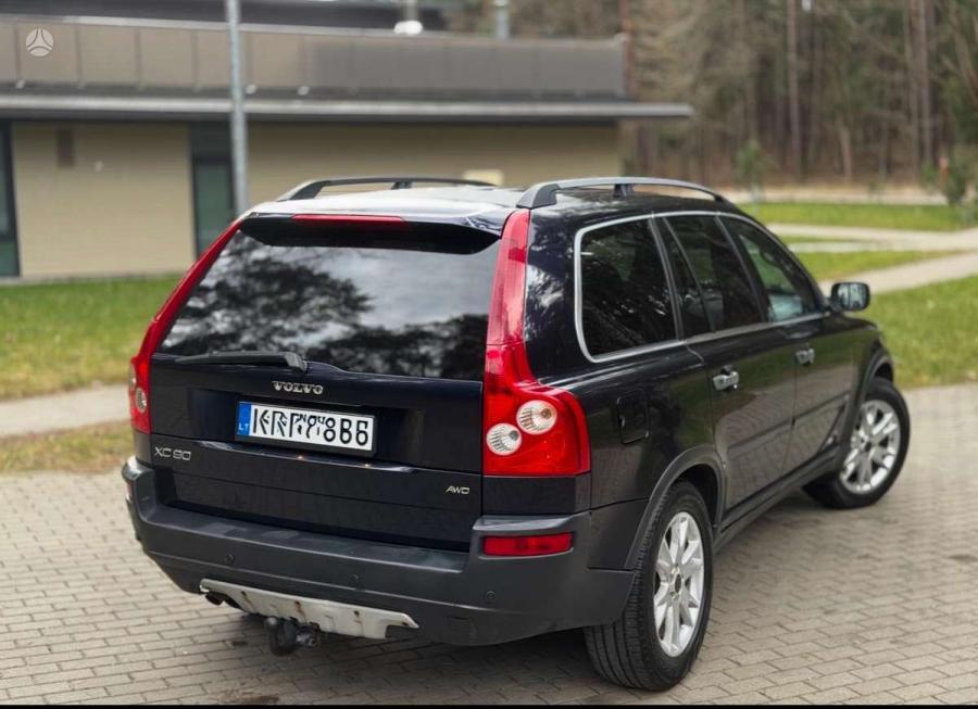 Melns Volvo XC90 2005 Viļņa, ar dzinēja tilpumu 2.40 L un nobraukumu 314 tūkst. km par 1900 €, foto 7 vietnē AUTOMOTO.COM.LV