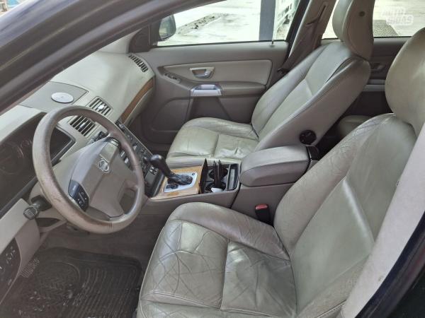 Melns Volvo XC90 2005 Utena, ar dzinēja tilpumu 2.40 L un nobraukumu 309 tūkst. km par 2750 €, foto 8 vietnē AUTOMOTO.COM.LV