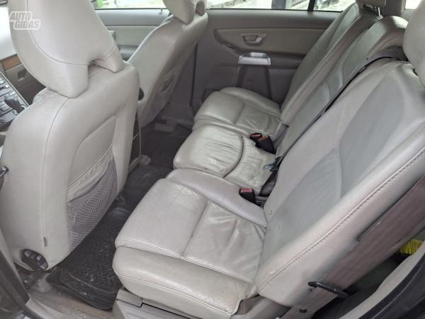 Melns Volvo XC90 2005 Utena, ar dzinēja tilpumu 2.40 L un nobraukumu 309 tūkst. km par 2750 €, foto 10 vietnē AUTOMOTO.COM.LV