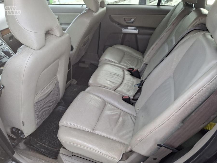 Melns Volvo XC90 2005 Utena, ar dzinēja tilpumu 2.40 L un nobraukumu 309 tūkst. km par 2750 €, foto 11 vietnē AUTOMOTO.COM.LV