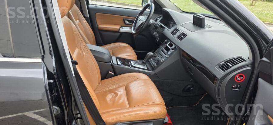 Melns Volvo XC90 2005 Rīga, ar dzinēja tilpumu 2.40 L un nobraukumu 290 tūkst. km par 5895 €, foto 9 vietnē AUTOMOTO.COM.LV