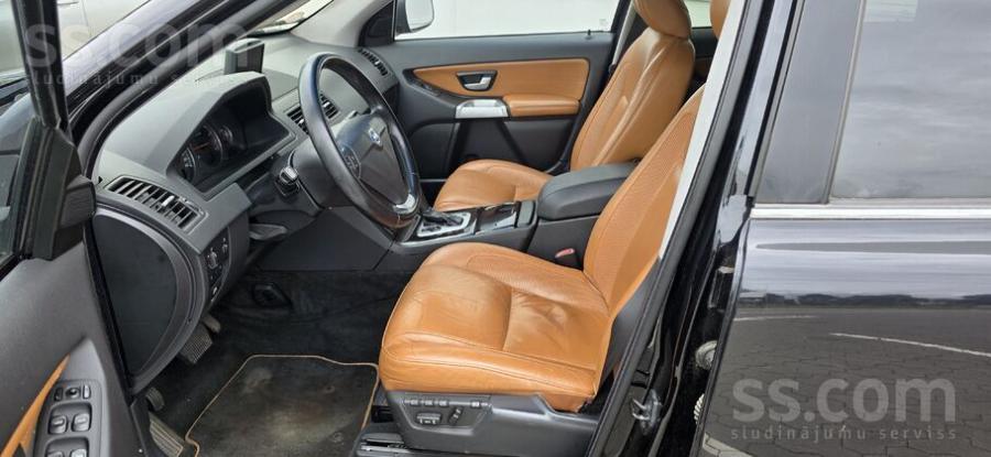 Melns Volvo XC90 2005 Rīga, ar dzinēja tilpumu 2.40 L un nobraukumu 290 tūkst. km par 5895 €, foto 15 vietnē AUTOMOTO.COM.LV
