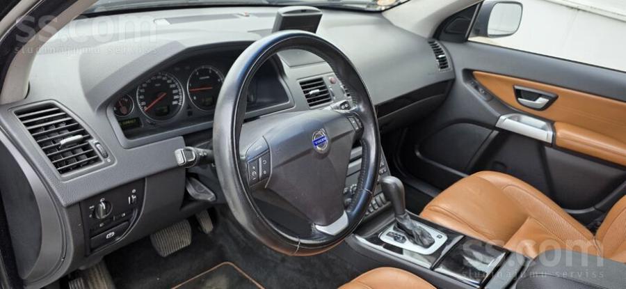 Melns Volvo XC90 2005 Rīga, ar dzinēja tilpumu 2.40 L un nobraukumu 290 tūkst. km par 5895 €, foto 16 vietnē AUTOMOTO.COM.LV