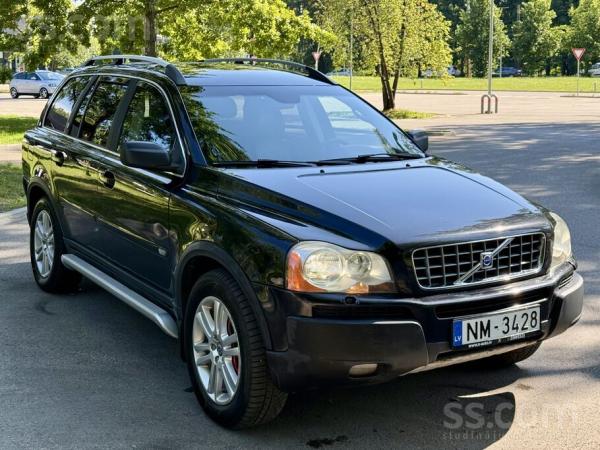Black Volvo XC90 2005 in Riga, with an engine capacity of 2.40 L and mileage of 350 thousand km for 2990 €, photo 1 on AUTOMOTO.COM.LV
