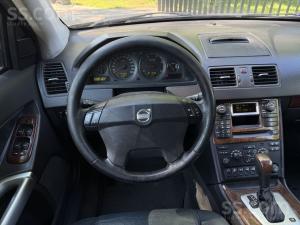 Melns Volvo XC90 2005 Rīga, ar dzinēja tilpumu 2.40 L un nobraukumu 350 tūkst. km par 2990 €, foto 8 vietnē AUTOMOTO.COM.LV
