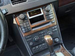 Melns Volvo XC90 2005 Rīga, ar dzinēja tilpumu 2.40 L un nobraukumu 350 tūkst. km par 2990 €, foto 13 vietnē AUTOMOTO.COM.LV