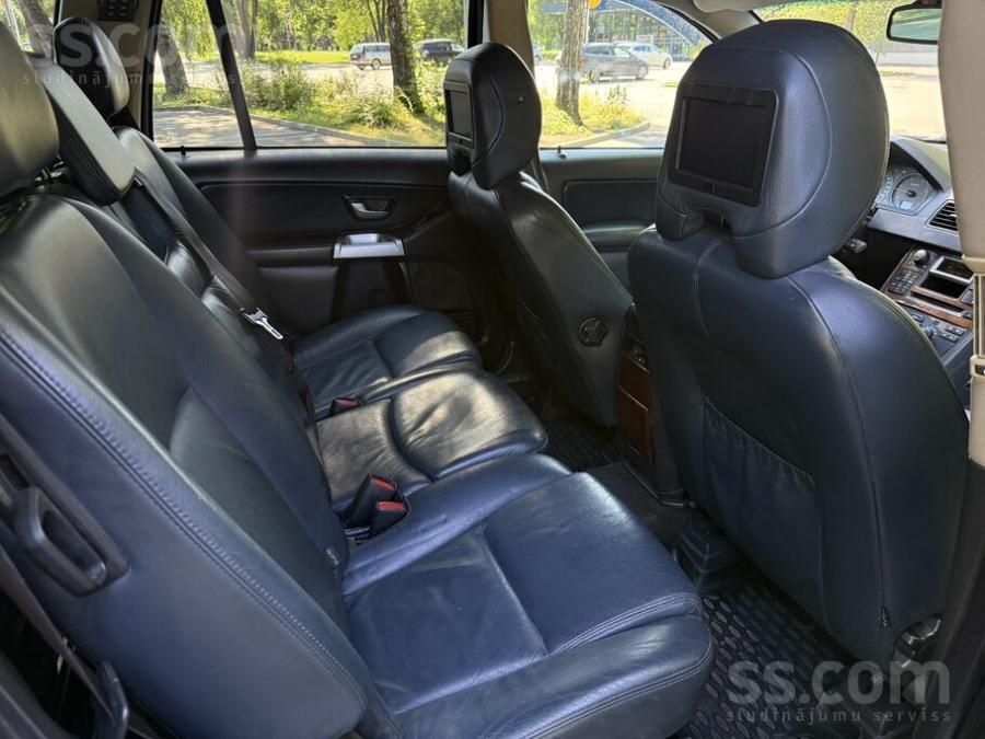 Melns Volvo XC90 2005 Rīga, ar dzinēja tilpumu 2.40 L un nobraukumu 350 tūkst. km par 2990 €, foto 14 vietnē AUTOMOTO.COM.LV