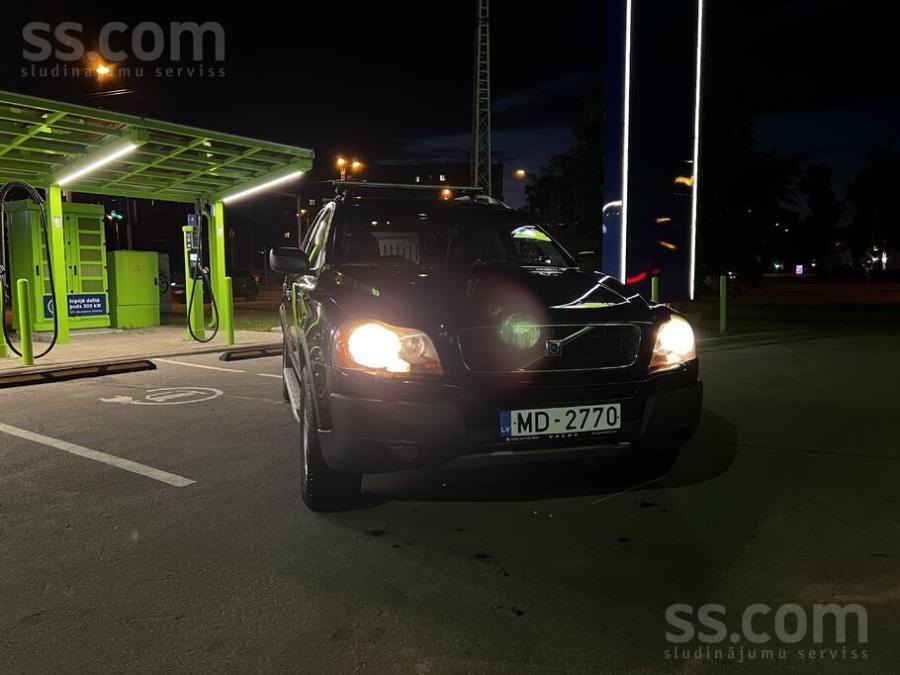 Melns Volvo XC90 2005 Rīga, ar dzinēja tilpumu 2.50 L un nobraukumu 147 tūkst. km par 2200 €, foto 3 vietnē AUTOMOTO.COM.LV