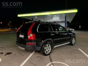 Melns Volvo XC90 2005 Rīga, ar dzinēja tilpumu 2.50 L un nobraukumu 147 tūkst. km par 2200 €, foto 5 vietnē AUTOMOTO.COM.LV