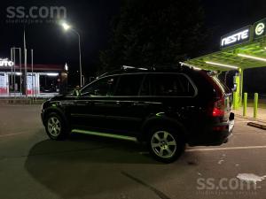 Melns Volvo XC90 2005 Rīga, ar dzinēja tilpumu 2.50 L un nobraukumu 147 tūkst. km par 2200 €, foto 8 vietnē AUTOMOTO.COM.LV