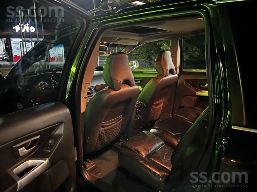 Melns Volvo XC90 2005 Rīga, ar dzinēja tilpumu 2.50 L un nobraukumu 147 tūkst. km par 2200 €, foto 10 vietnē AUTOMOTO.COM.LV