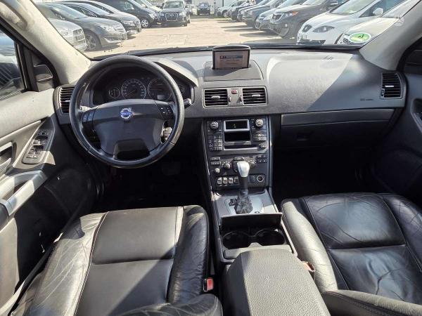 Melns Volvo XC90 2005 Marijampole, ar dzinēja tilpumu 2.40 L un nobraukumu 235 tūkst. km par 4299 €, foto 8 vietnē AUTOMOTO.COM.LV