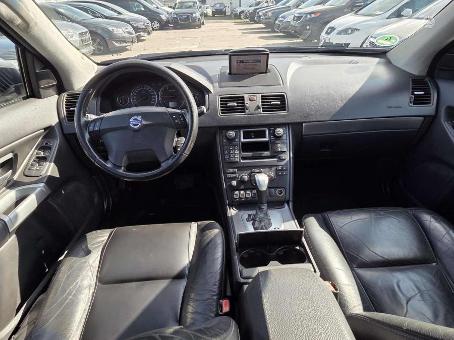 Melns Volvo XC90 2005 Marijampole, ar dzinēja tilpumu 2.40 L un nobraukumu 235 tūkst. km par 4299 €, foto 9 vietnē AUTOMOTO.COM.LV