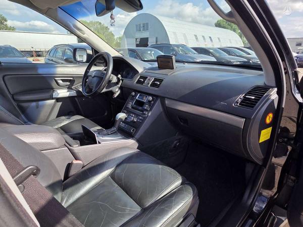 Melns Volvo XC90 2005 Marijampole, ar dzinēja tilpumu 2.40 L un nobraukumu 235 tūkst. km par 4299 €, foto 9 vietnē AUTOMOTO.COM.LV
