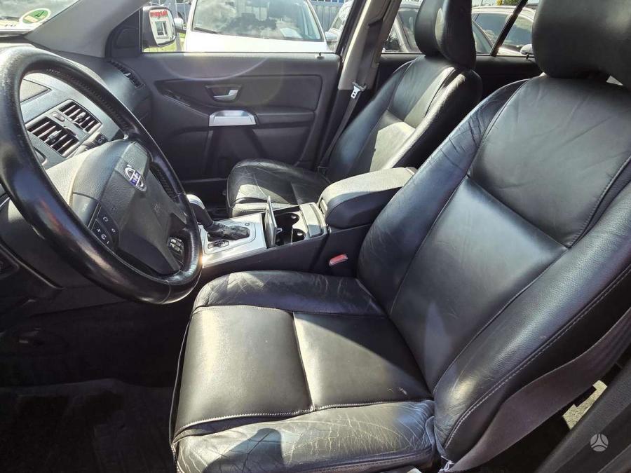 Melns Volvo XC90 2005 Marijampole, ar dzinēja tilpumu 2.40 L un nobraukumu 235 tūkst. km par 4299 €, foto 11 vietnē AUTOMOTO.COM.LV
