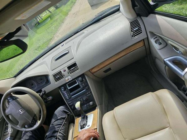 Черный Вольво ХС90 2005 в Каунас, объемом двигателя 2.40 л и пробегом 347 тыс. км за 2500 €, фото 6 на AUTOMOTO.COM.LV