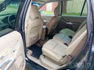 Melns Volvo XC90 2005 Daugavpils, ar dzinēja tilpumu 2.40 L un nobraukumu 390 tūkst. km par 2000 €, foto 3 vietnē AUTOMOTO.COM.LV