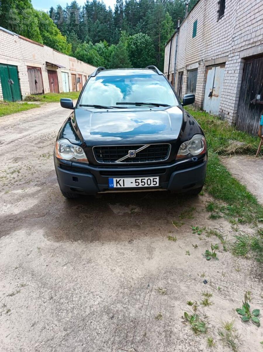 Melns Volvo XC90 2005 Daugavpils, ar dzinēja tilpumu 2.40 L un nobraukumu 390 tūkst. km par 2000 €, foto 6 vietnē AUTOMOTO.COM.LV