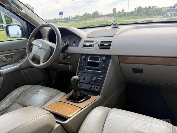 Melns Volvo XC90 2005 Rēzekne, ar dzinēja tilpumu 2.40 L un nobraukumu 360 tūkst. km par 3250 €, foto 9 vietnē AUTOMOTO.COM.LV