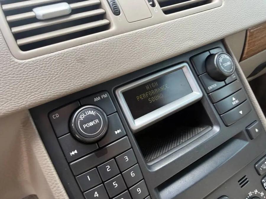 Черный Вольво ХС90 2005 в Резекне, объемом двигателя 2.40 л и пробегом 360 тыс. км за 3250 €, фото 12 на AUTOMOTO.COM.LV