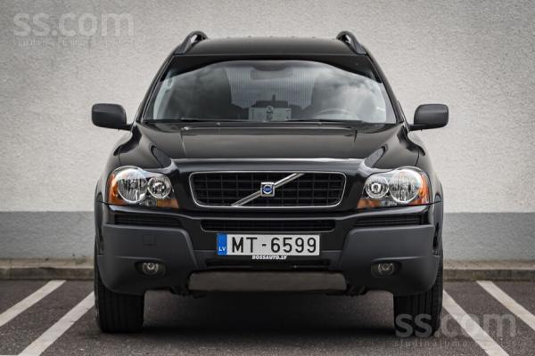 Black Volvo XC90 2005 in Riga, with an engine capacity of 2.40 L and mileage of 291 thousand km for 4950 €, photo 2 on AUTOMOTO.COM.LV