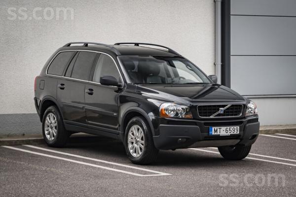Black Volvo XC90 2005 in Riga, with an engine capacity of 2.40 L and mileage of 291 thousand km for 4950 €, photo 3 on AUTOMOTO.COM.LV