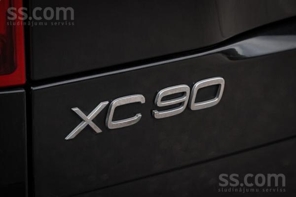 Black Volvo XC90 2005 in Riga, with an engine capacity of 2.40 L and mileage of 291 thousand km for 4950 €, photo 7 on AUTOMOTO.COM.LV