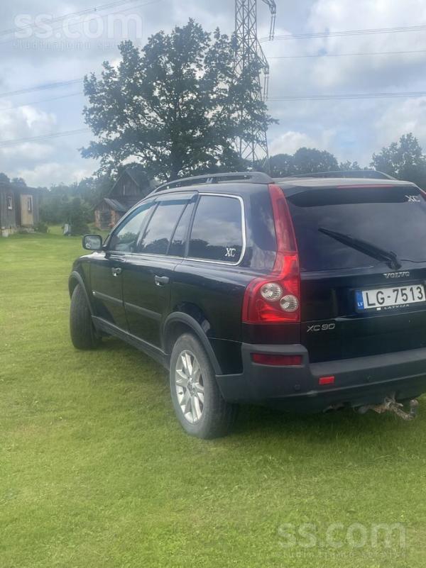Melns Volvo XC90 2005 Limbaži, ar dzinēja tilpumu 2.40 L un nobraukumu 370 tūkst. km par 2900 €, foto 3 vietnē AUTOMOTO.COM.LV