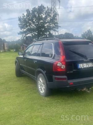 Black Volvo XC90 2005 in Limbazi, with an engine capacity of 2.40 L and mileage of 370 thousand km for 2900 €, photo 4 on AUTOMOTO.COM.LV