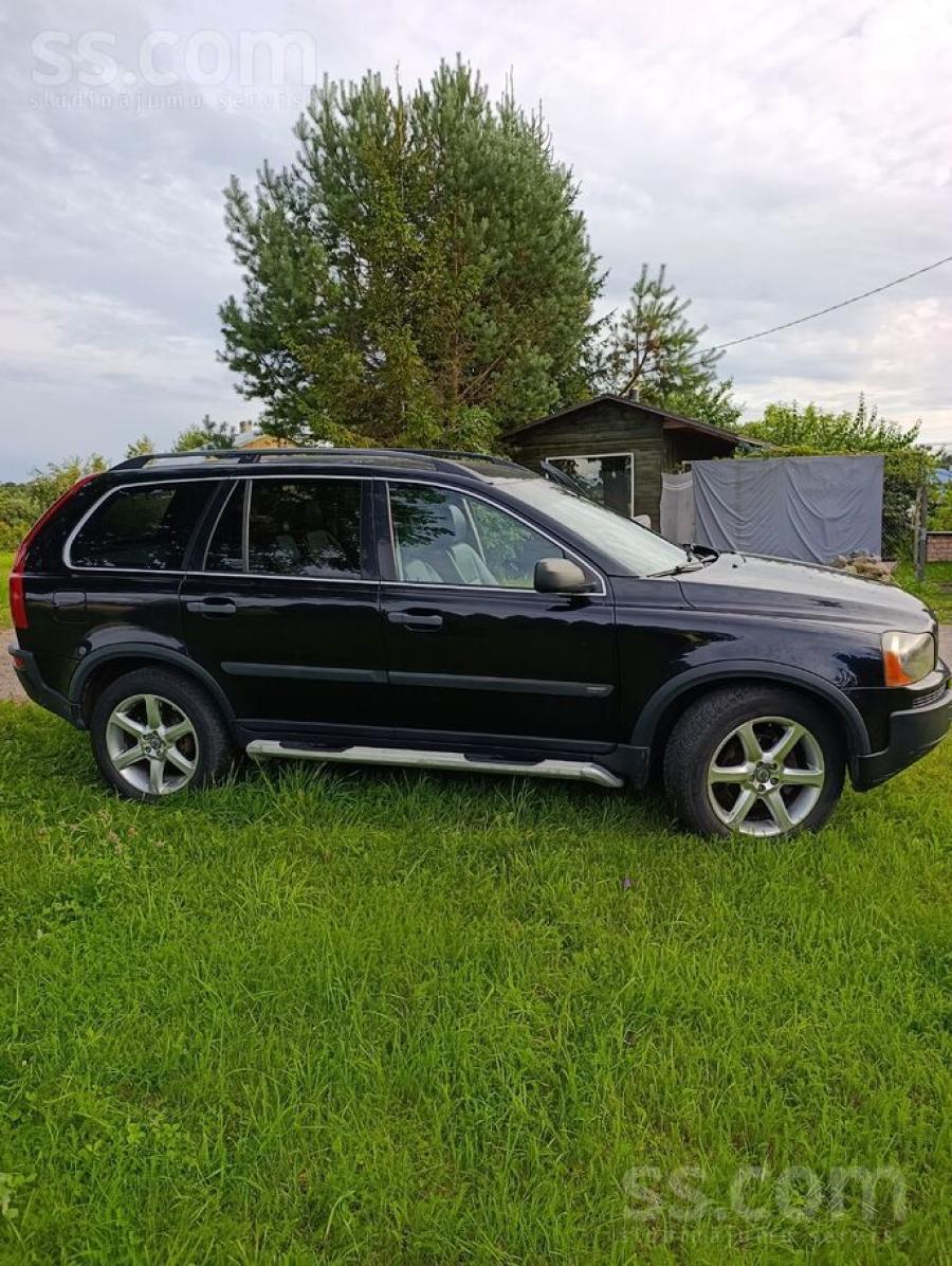 Melns Volvo XC90 2005 Bauska, ar dzinēja tilpumu 2.40 L un nobraukumu 297 tūkst. km par 3950 €, foto 1 vietnē AUTOMOTO.COM.LV