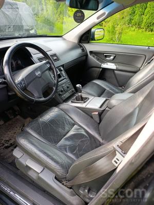 Melns Volvo XC90 2005 Bauska, ar dzinēja tilpumu 2.40 L un nobraukumu 297 tūkst. km par 3950 €, foto 5 vietnē AUTOMOTO.COM.LV