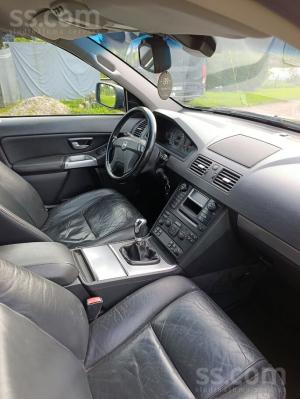 Melns Volvo XC90 2005 Bauska, ar dzinēja tilpumu 2.40 L un nobraukumu 297 tūkst. km par 3950 €, foto 6 vietnē AUTOMOTO.COM.LV