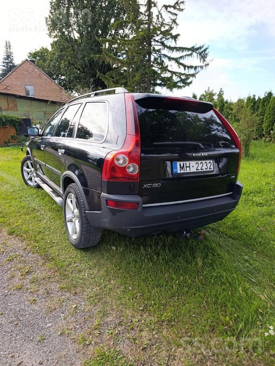 Melns Volvo XC90 2005 Bauska, ar dzinēja tilpumu 2.40 L un nobraukumu 297 tūkst. km par 3950 €, foto 10 vietnē AUTOMOTO.COM.LV