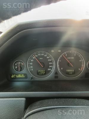 Melns Volvo XC90 2005 Bauska, ar dzinēja tilpumu 2.40 L un nobraukumu 297 tūkst. km par 3950 €, foto 12 vietnē AUTOMOTO.COM.LV