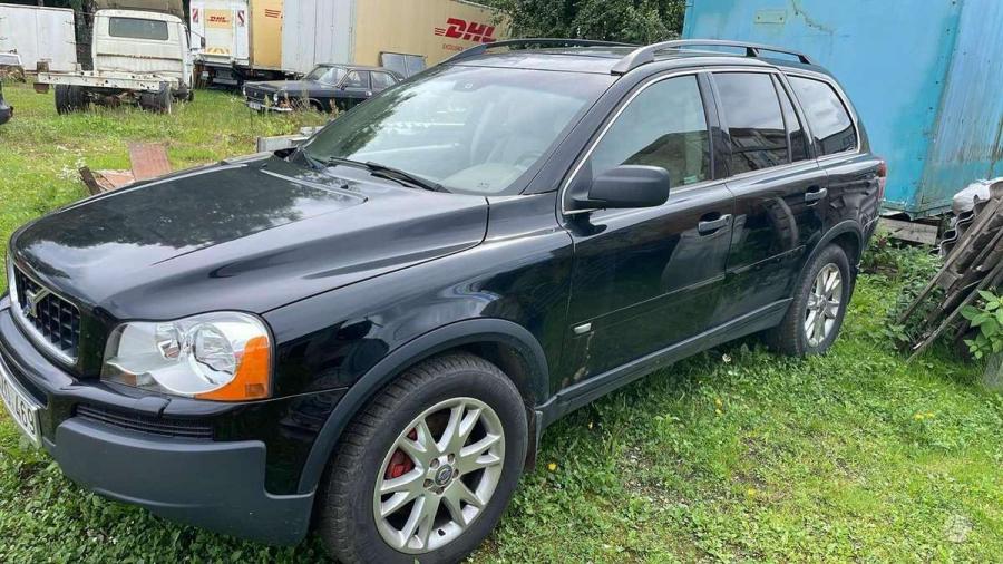 Black Volvo XC90 2005 in Vilnius, with an engine capacity of 2.52 L and mileage of 173 thousand km for 3200 €, photo 1 on AUTOMOTO.COM.LV