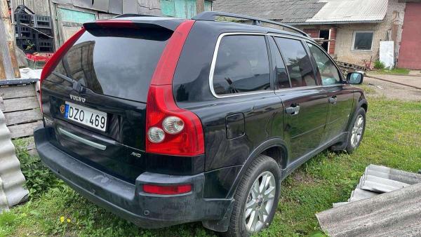 Black Volvo XC90 2005 in Vilnius, with an engine capacity of 2.52 L and mileage of 173 thousand km for 3200 €, photo 4 on AUTOMOTO.COM.LV