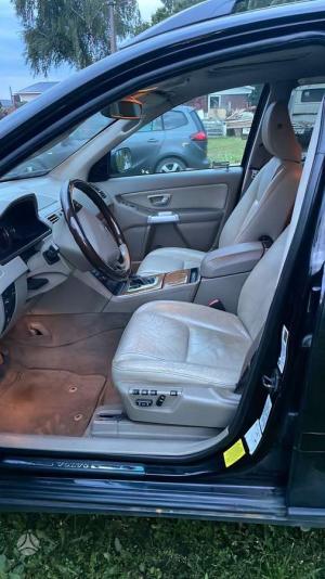 Black Volvo XC90 2005 in Vilnius, with an engine capacity of 2.52 L and mileage of 173 thousand km for 3200 €, photo 5 on AUTOMOTO.COM.LV