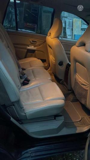 Black Volvo XC90 2005 in Vilnius, with an engine capacity of 2.52 L and mileage of 173 thousand km for 3200 €, photo 8 on AUTOMOTO.COM.LV