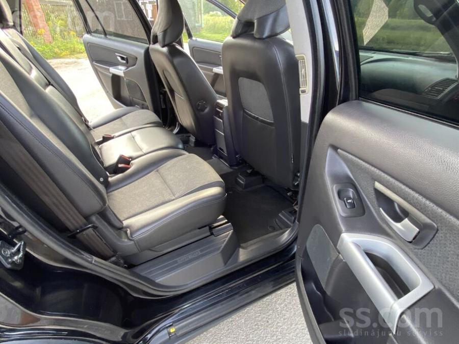 Melns Volvo XC90 2005 Rīga, ar dzinēja tilpumu 2.40 L un nobraukumu 270 tūkst. km par 4450 €, foto 16 vietnē AUTOMOTO.COM.LV