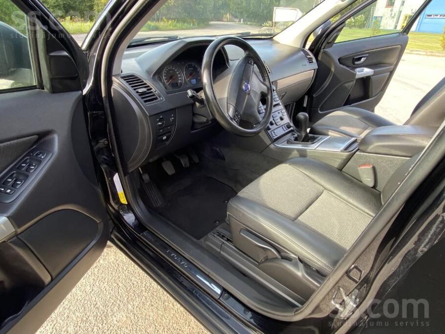 Melns Volvo XC90 2005 Rīga, ar dzinēja tilpumu 2.40 L un nobraukumu 270 tūkst. km par 4450 €, foto 18 vietnē AUTOMOTO.COM.LV