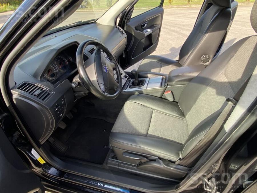 Melns Volvo XC90 2005 Rīga, ar dzinēja tilpumu 2.40 L un nobraukumu 270 tūkst. km par 4450 €, foto 19 vietnē AUTOMOTO.COM.LV